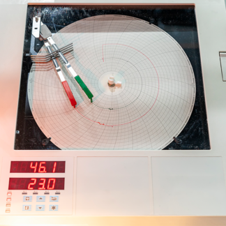 Data Loggers vs. Chart Recorders | MadgeTech